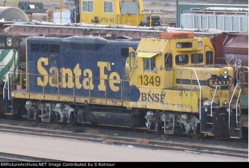 Retired GP7 chop at Northtown in Mpls MN in 2007.